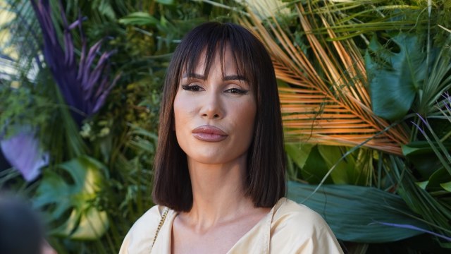 Nikolija otkrila da li je TRUDNA: Pevačica se OGLASILA nakon što su na nastupu svi gledali u ...